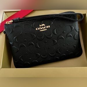 Coach | Bags | Nwt Coach Boxed Corner Zip Wristlet In Signature ...